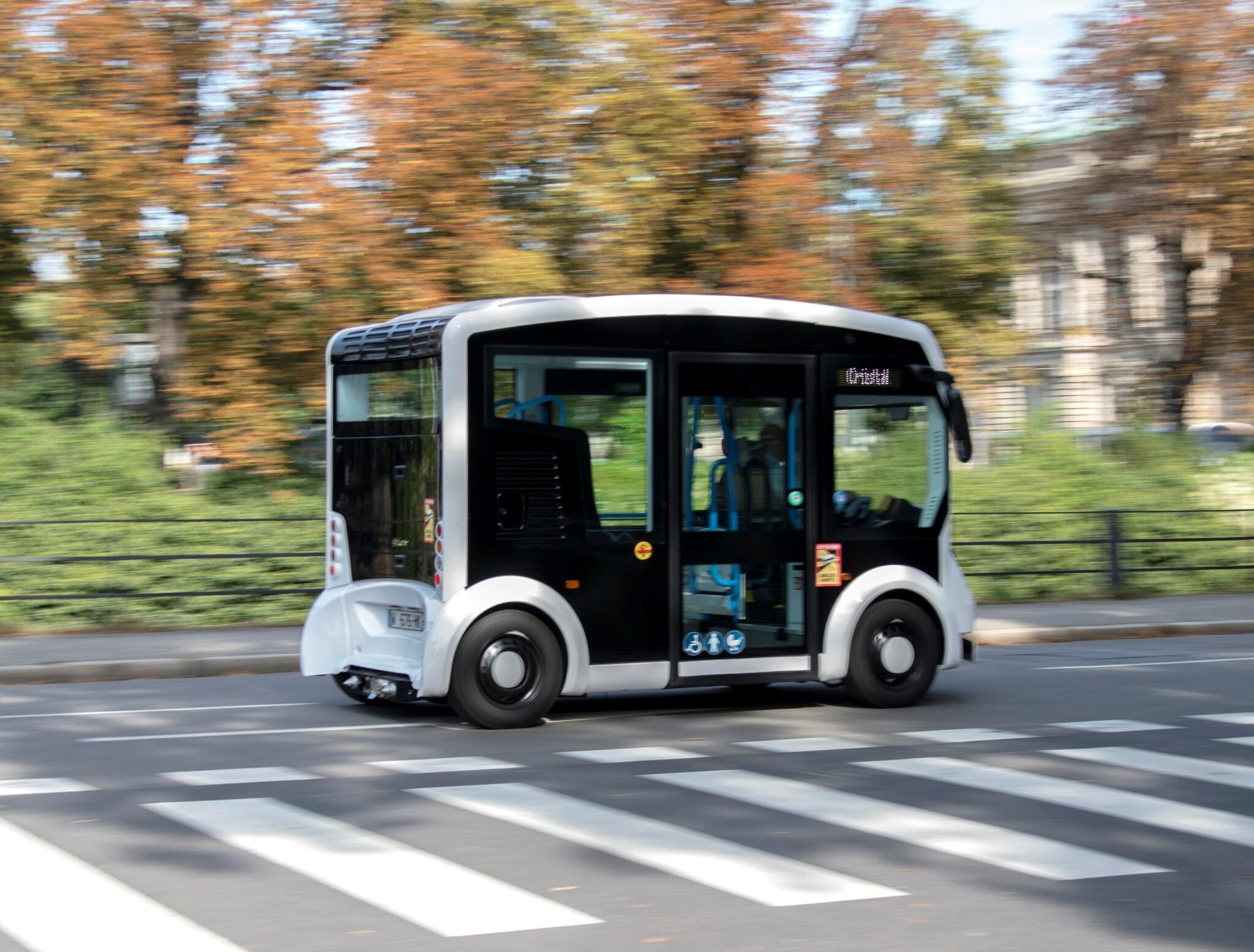 Webasto batteries power innovative e-shuttle - E-Mobility Engineering