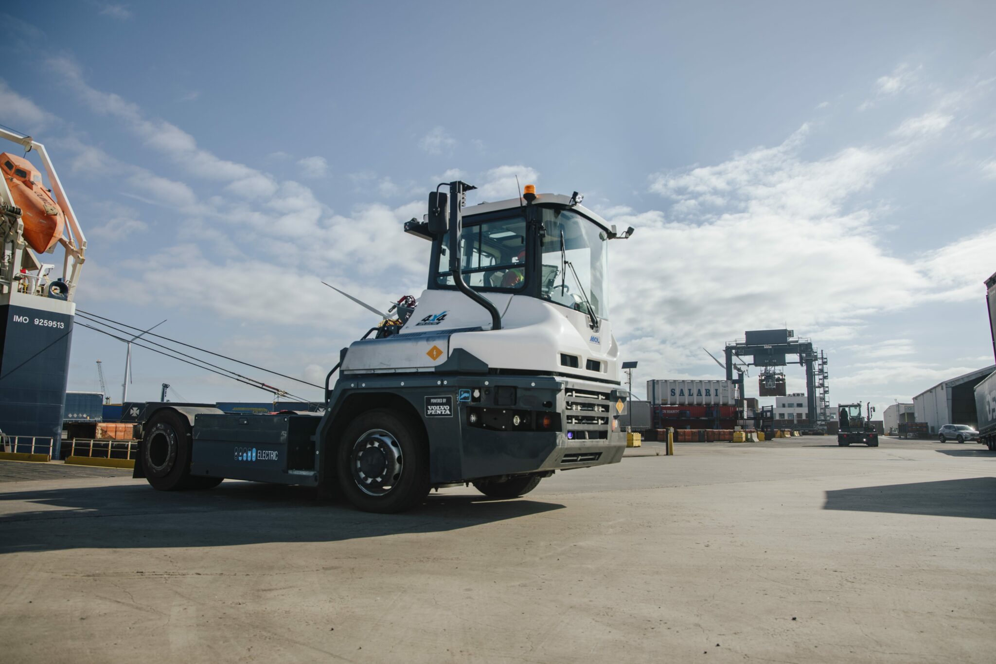 Electric 4X4 RoRo Tractors | MOL and Volvo Penta Partnership
