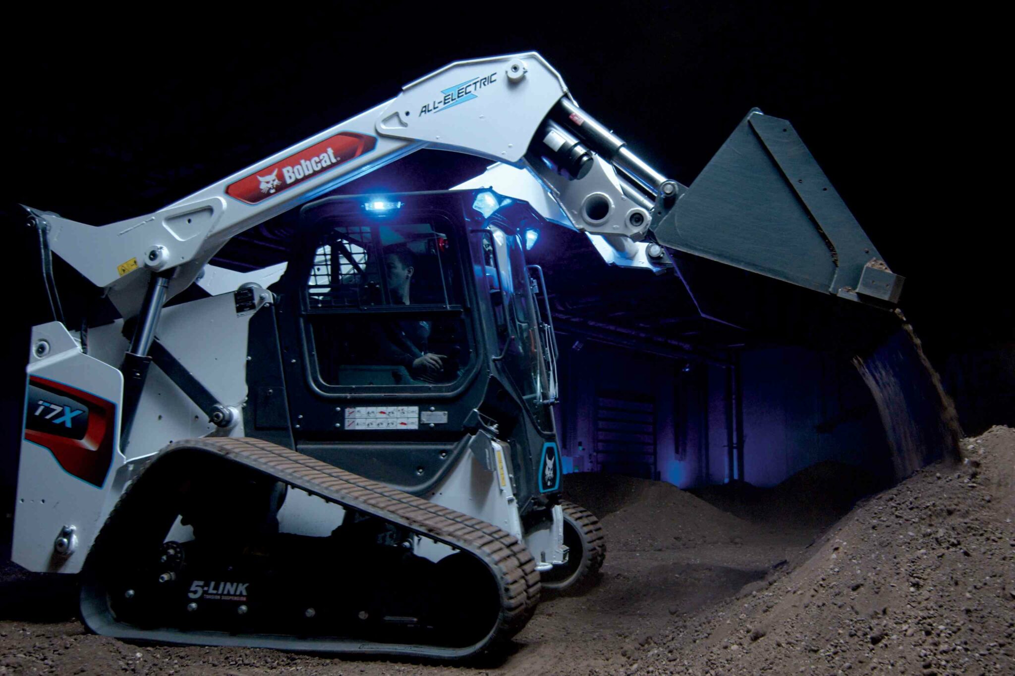 Doosan Bobcat T7X - All-Electric Compact Loader | Bobcat