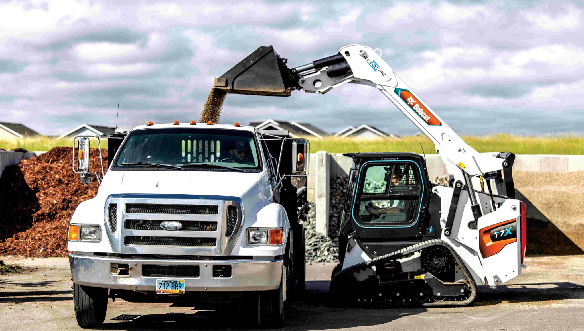 Doosan Bobcat T7X - All-Electric Compact Loader | Bobcat