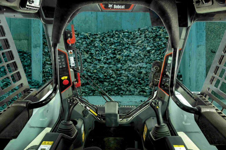 Doosan Bobcat T7X - All-Electric Compact Loader | Bobcat