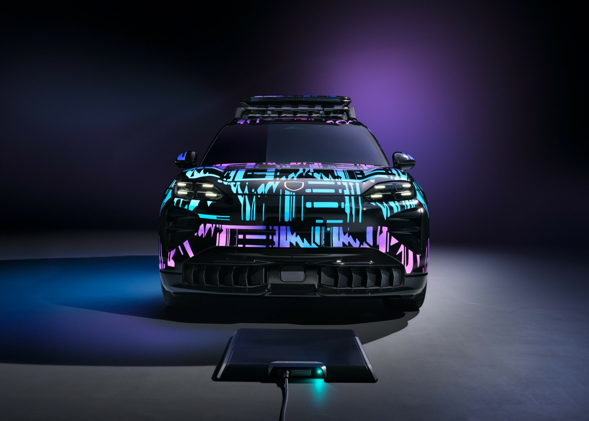 Porsche Cayenne Electric with 11 kW wireless inductive charging